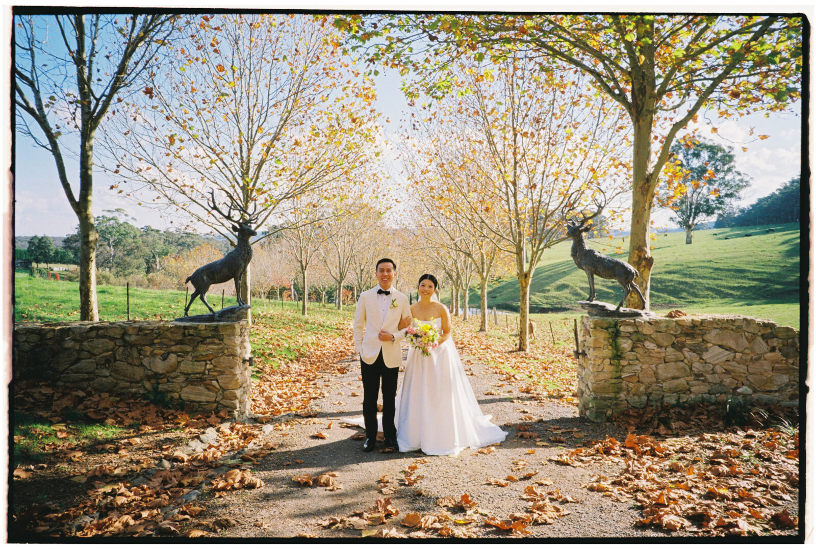 Mali Brae Farm Weding in Moss Vale on film | Shelly & Simon - alanis-k.com